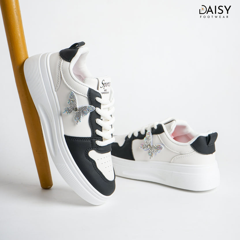 LacedUp Black – Daisyfootwear